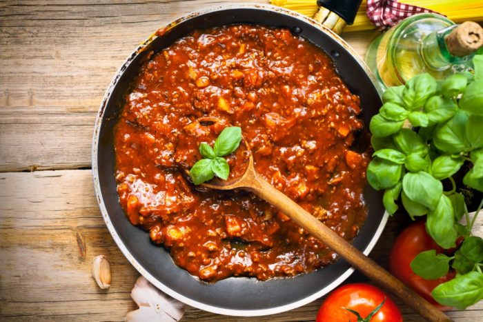 Pancetta nel ragù alla bolognese: ora si può | Menatti